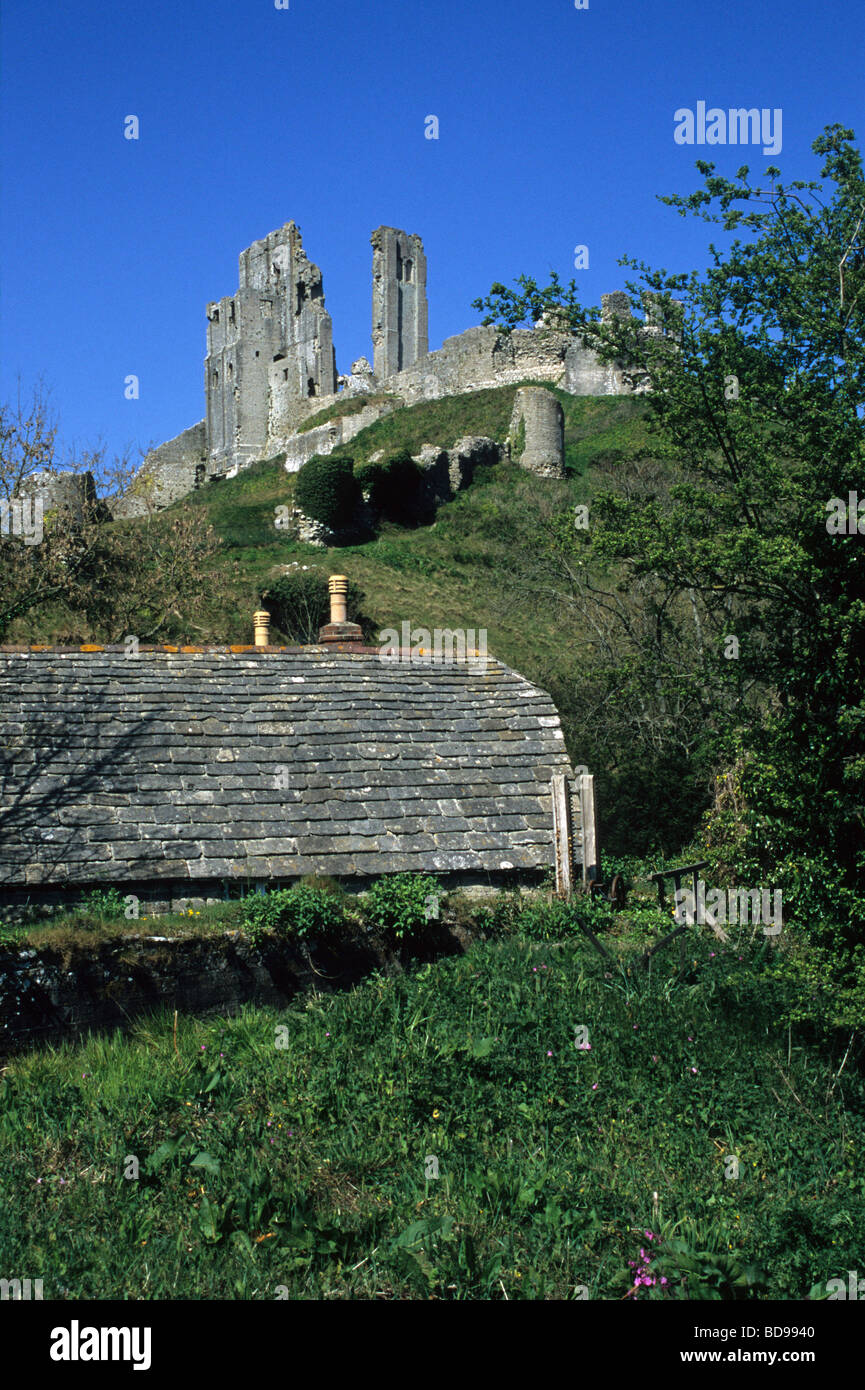 Corfe Castle, in the village of Corfe Castle, Dorset, England Stock ...