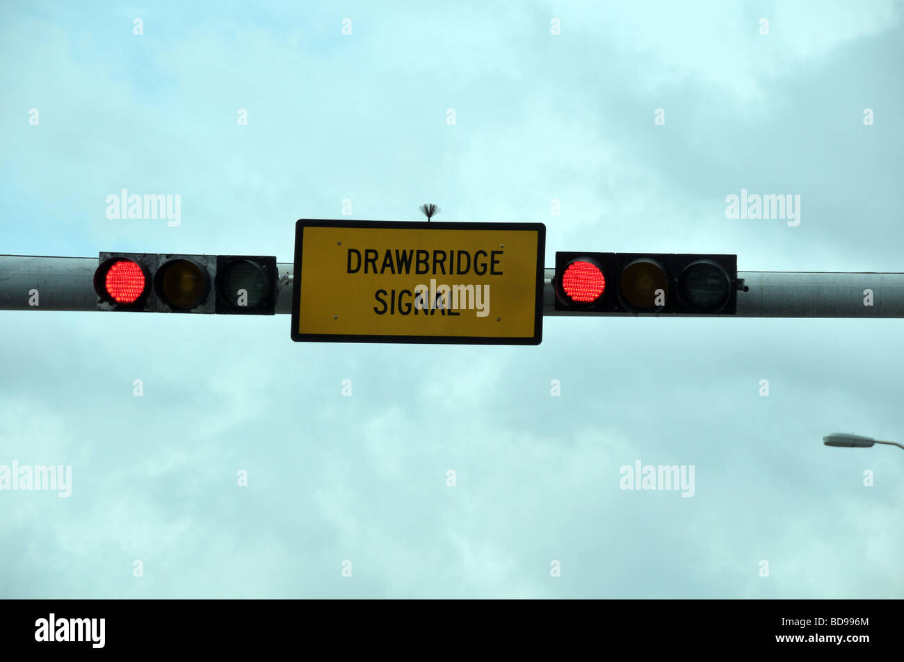 Draw bridge hi-res stock photography and images - Alamy