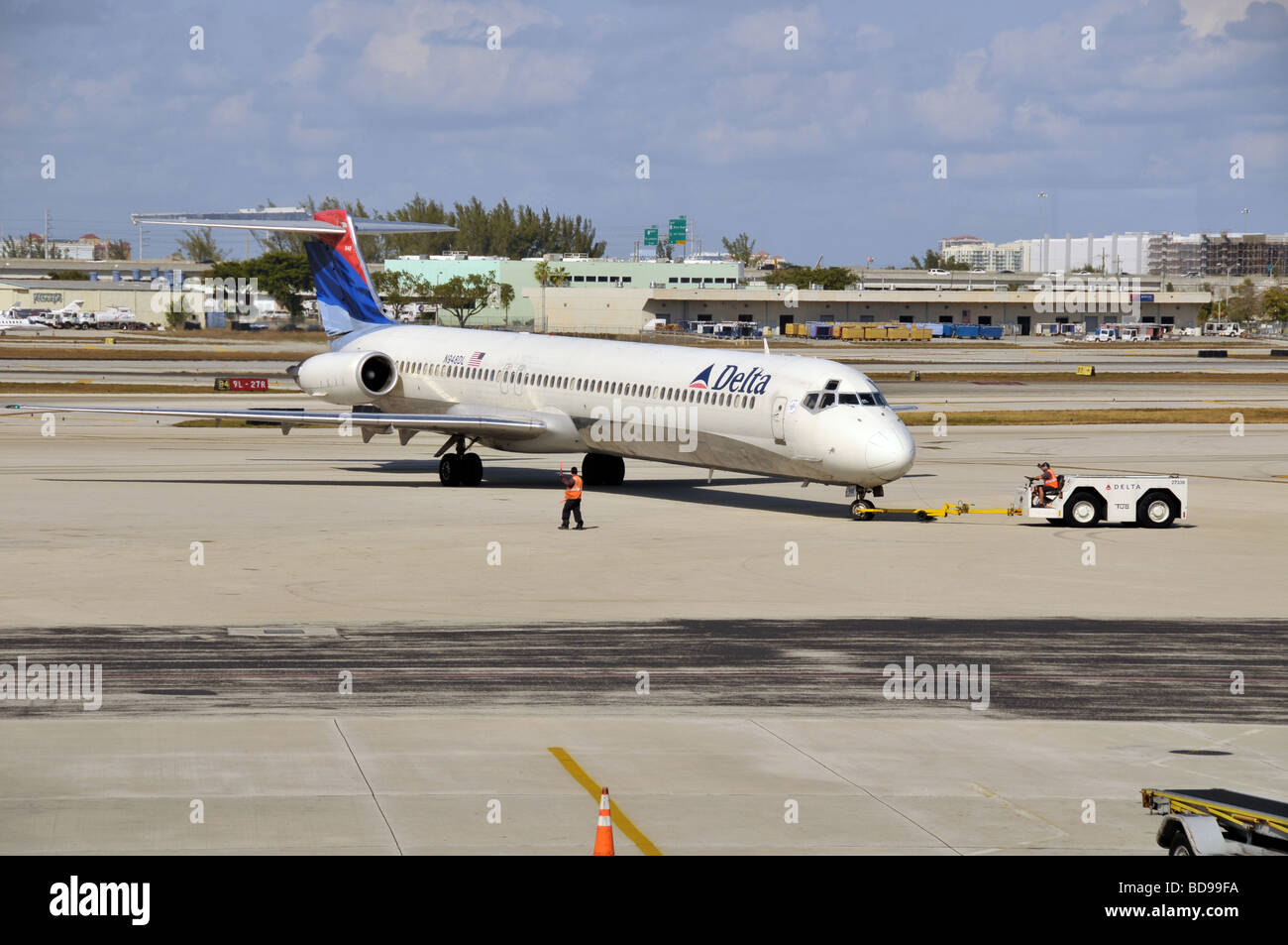 Delta plane gate hi-res stock photography and images - Alamy