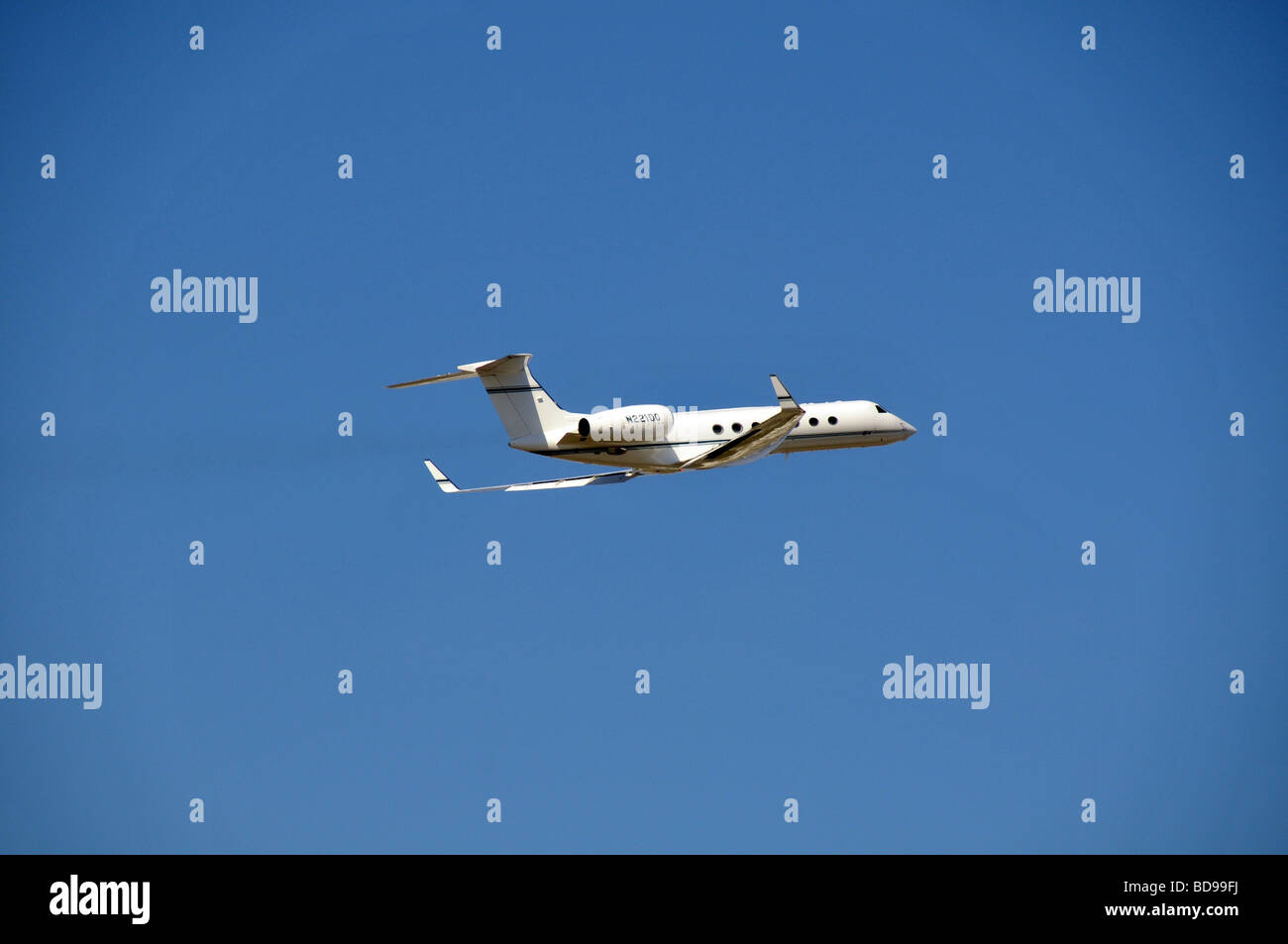 Gulfstream v hi-res stock photography and images - Alamy