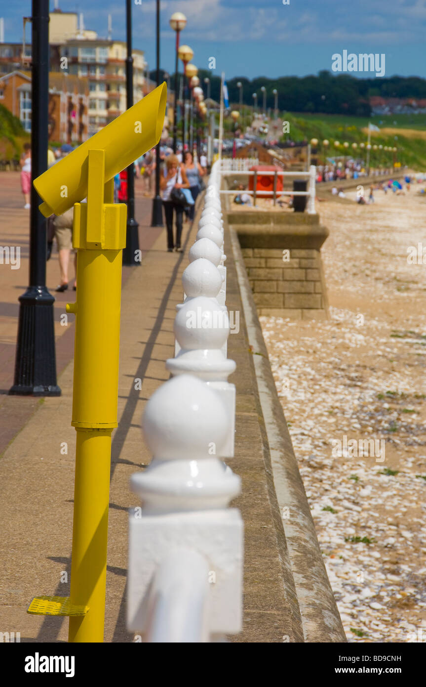 View along Alexandra promenade in summer Bridlington beach East ...