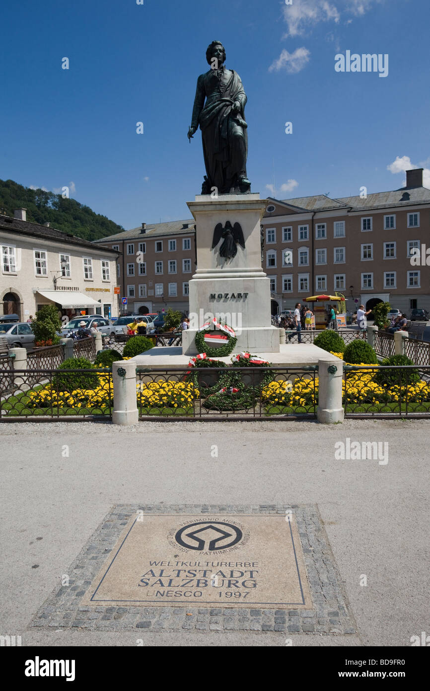 Mozart statue in Mozartplatz (Mozart Square), Salzburg Austria EU Stock ...