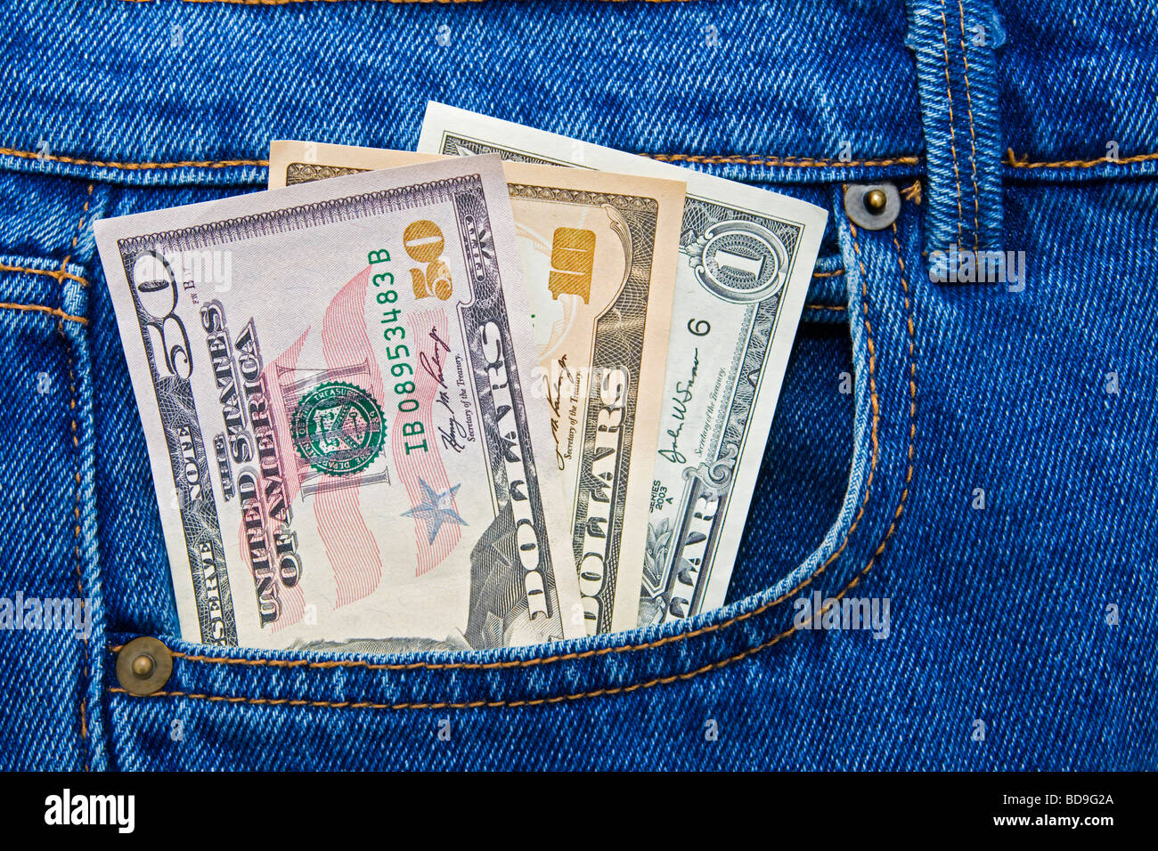 Different currency notes hi-res stock photography and images - Alamy