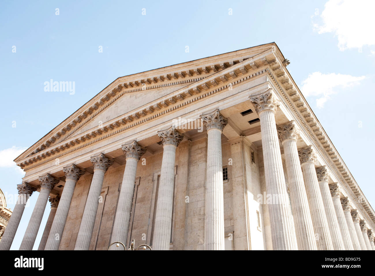 Large classical building hi-res stock photography and images - Alamy