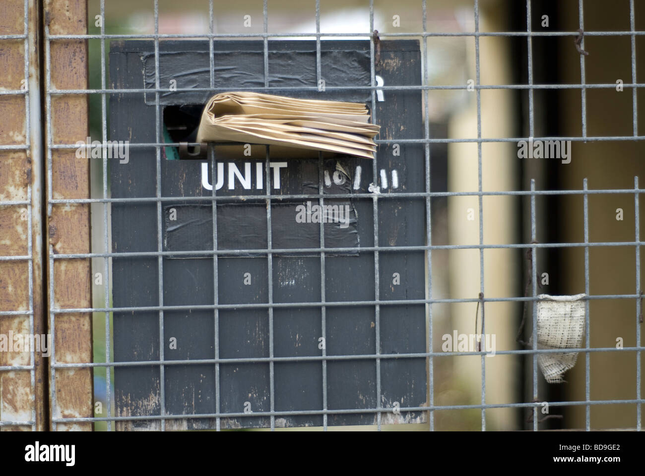 Gate post box hi-res stock photography and images - Alamy