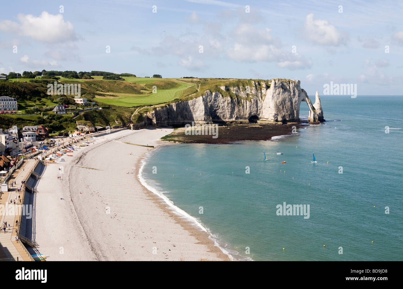 Etretat falaise porte daval hi-res stock photography and images - Alamy