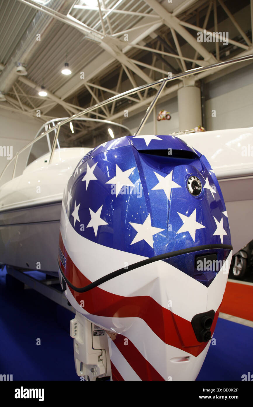 Outboard motor out board hi-res stock photography and images - Alamy