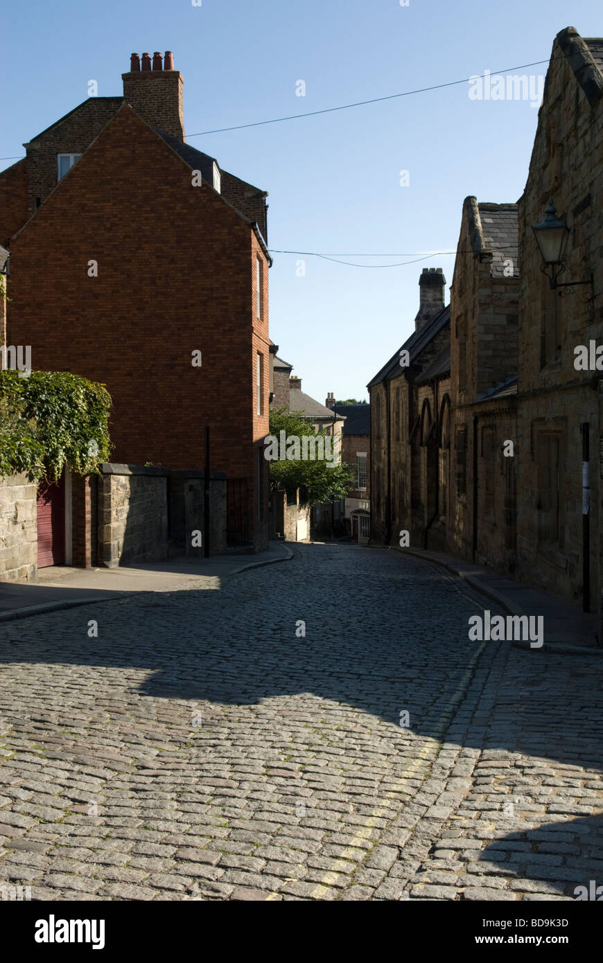 Old cobbled street hi-res stock photography and images - Alamy