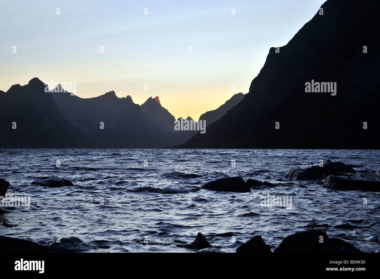 Midnight sun norway lofoten hi-res stock photography and images - Alamy