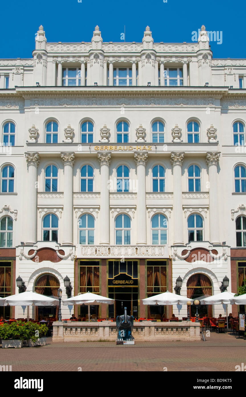 Cafe Gerbeaud Budapest High Resolution Stock Photography and Images - Alamy