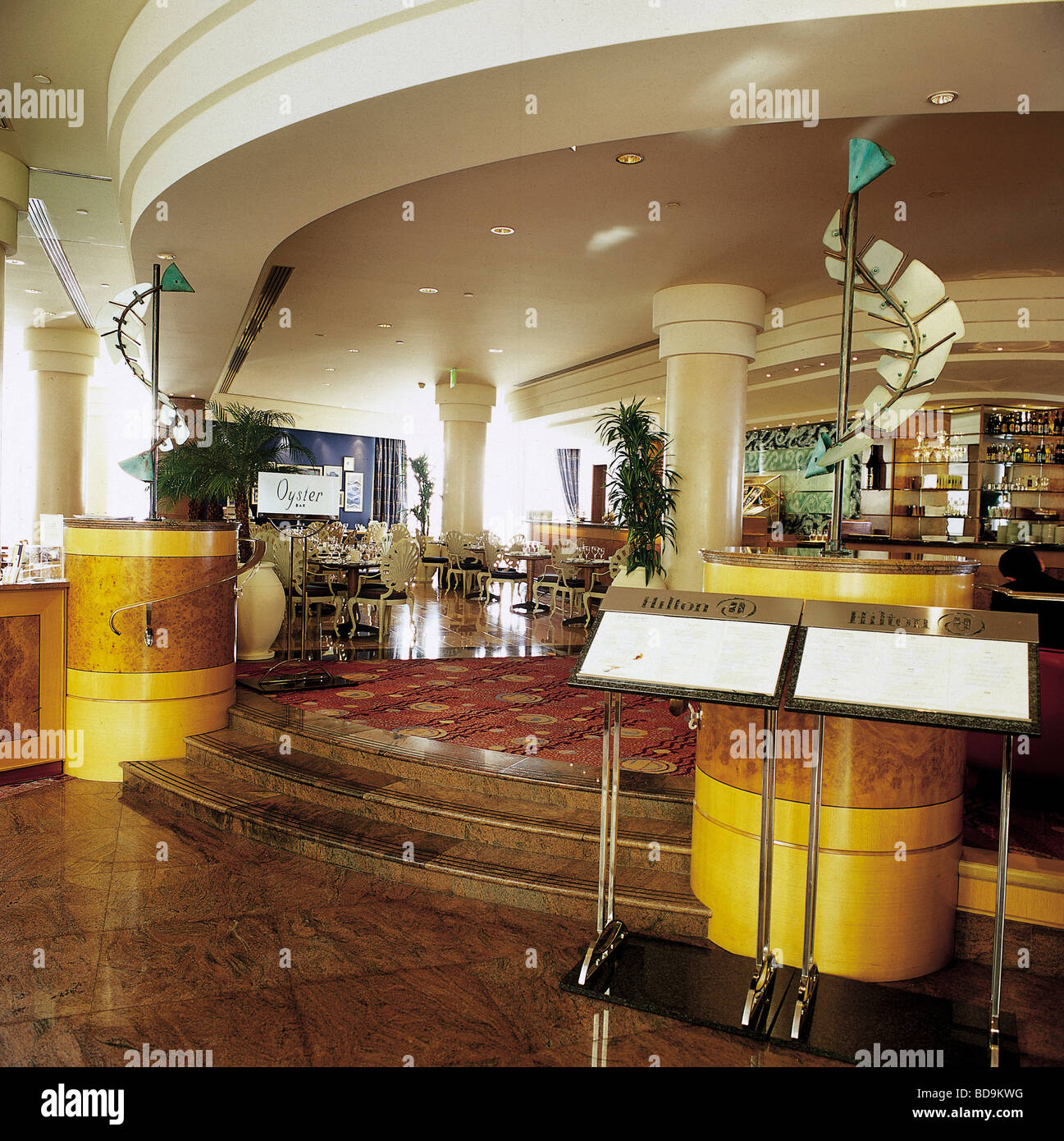 Hilton hotel dining room hi-res stock photography and images - Alamy