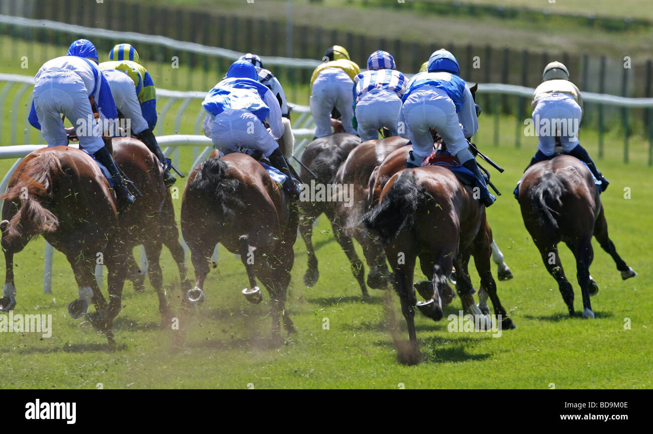 Racing around a corner hi-res stock photography and images - Alamy