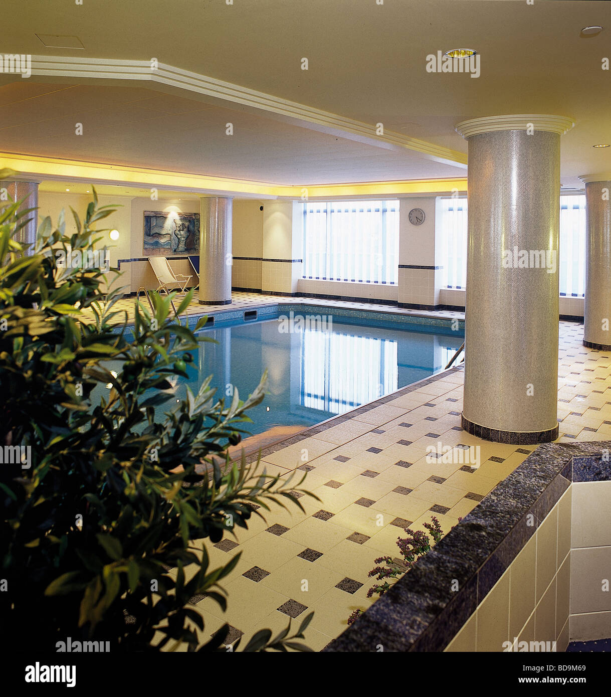 Hilton Hotel Paris France swimming pool Stock Photo - Alamy