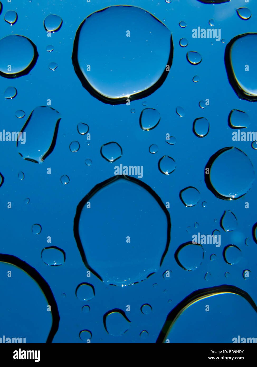 Water drop shapes hi-res stock photography and images - Alamy