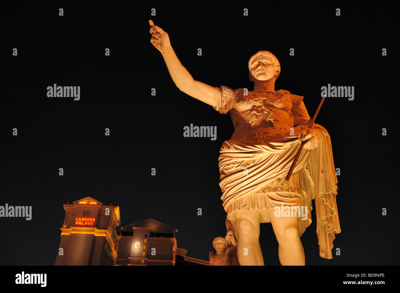 Cesars statue hi-res stock photography and images - Alamy