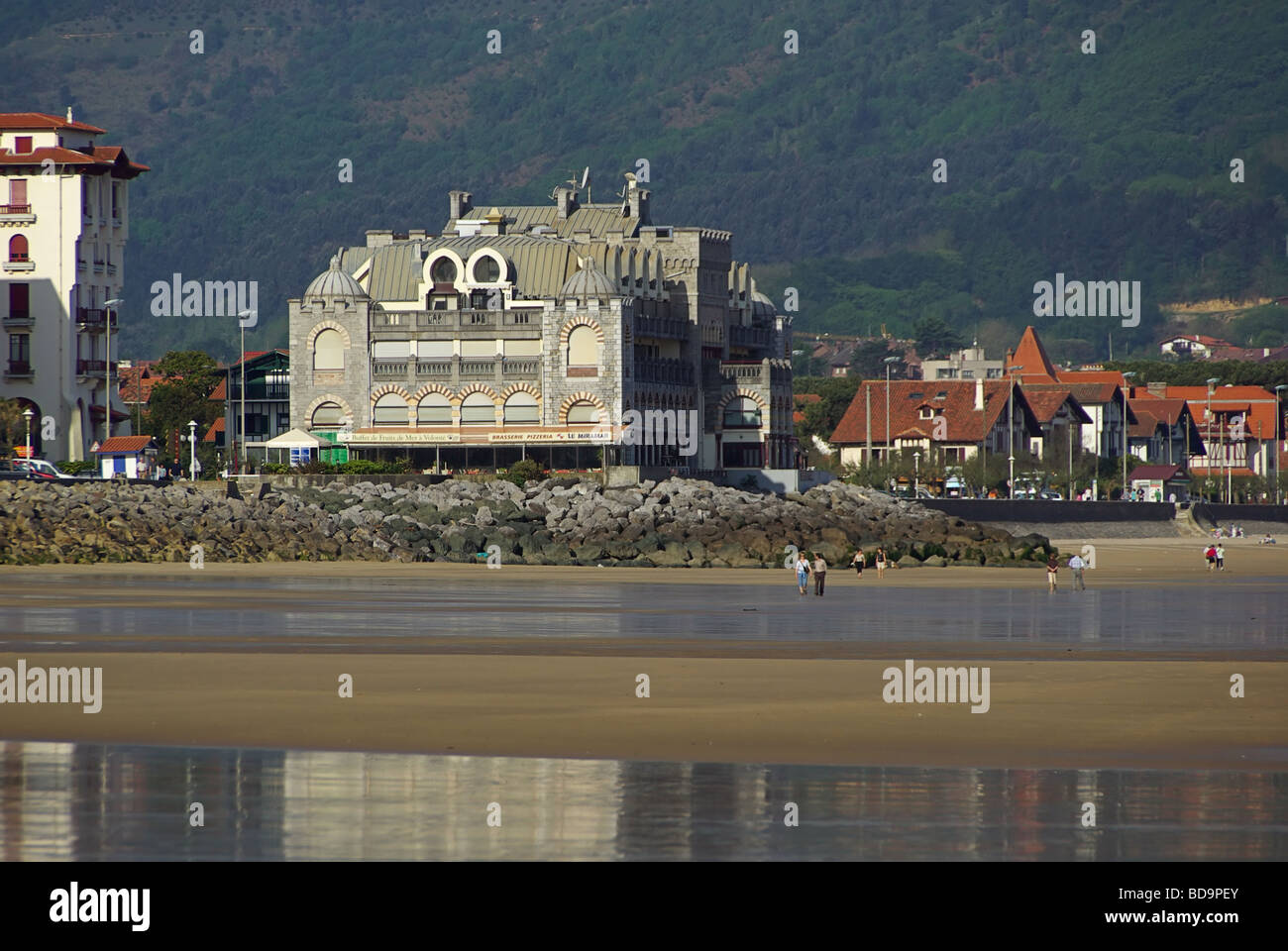 Hendaye beach hi-res stock photography and images - Alamy