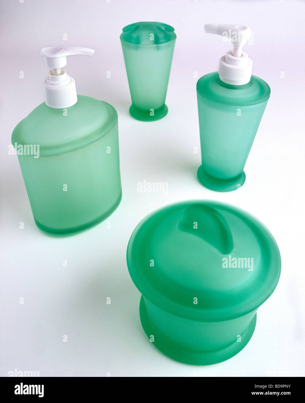 Matching containers hi-res stock photography and images - Alamy