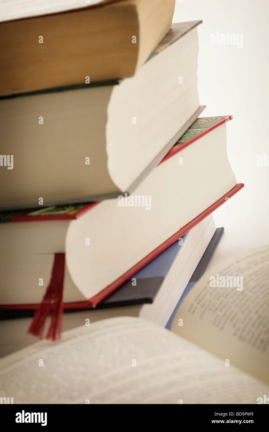 Open book words hi-res stock photography and images - Alamy