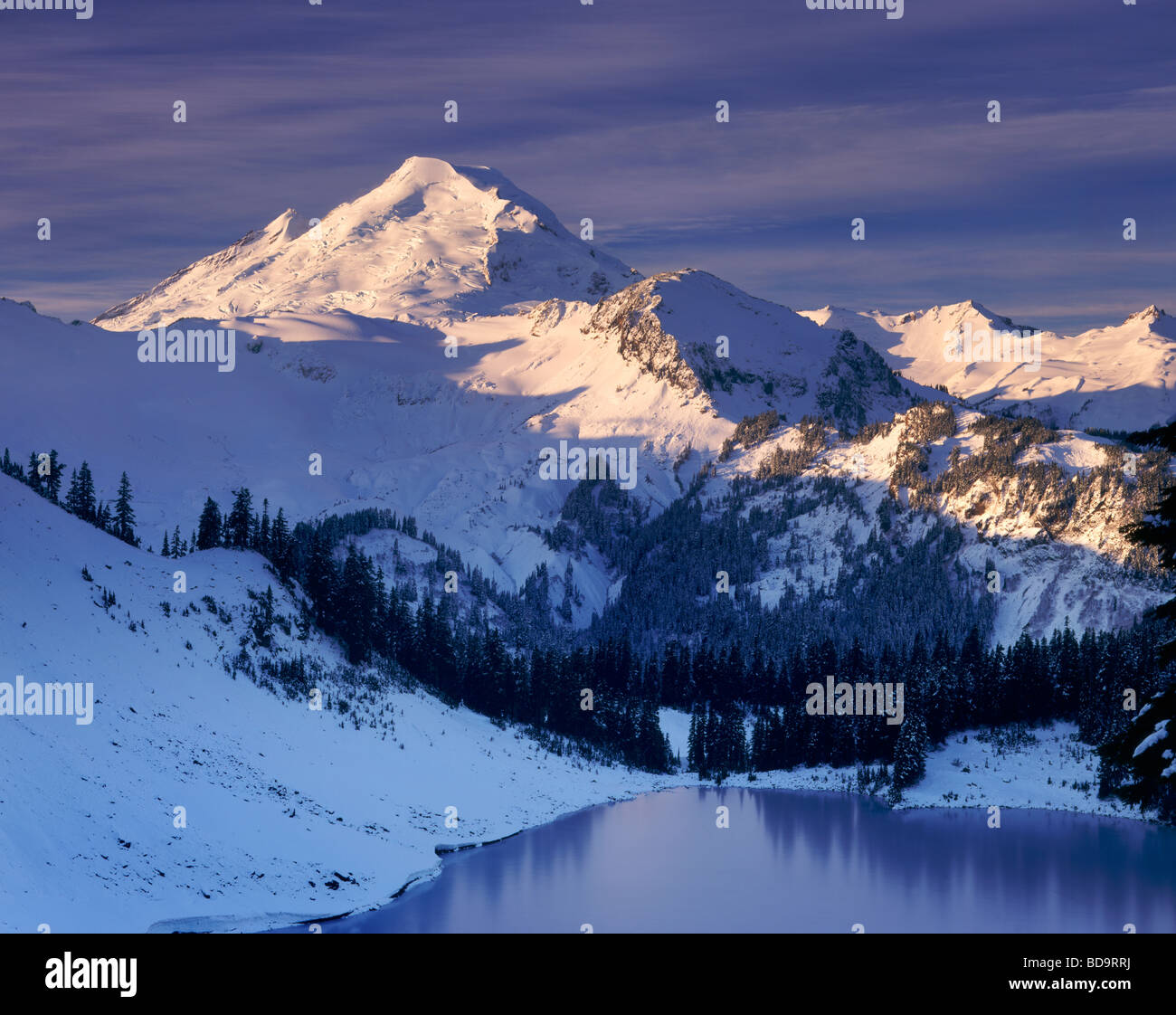 Winter iceberg lake mount baker hi-res stock photography and images - Alamy