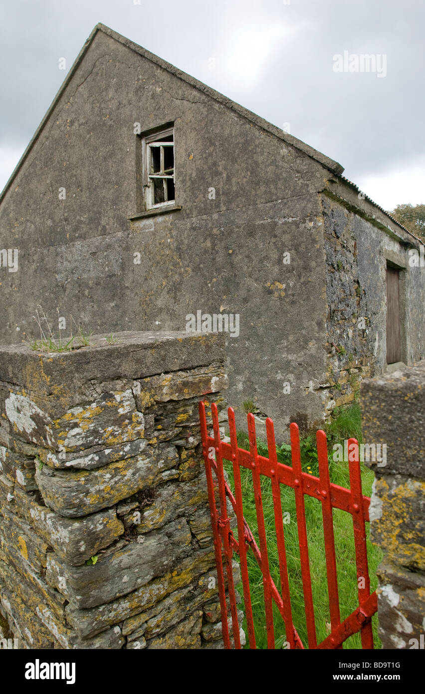 Red tin roof hi-res stock photography and images - Alamy