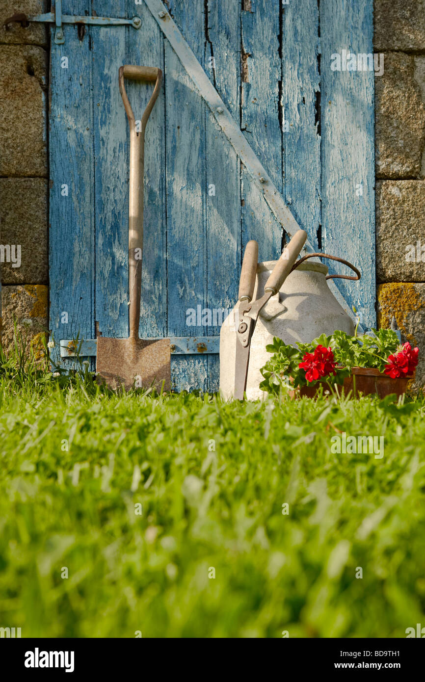 Old fashioned garden tools hi-res stock photography and images - Alamy