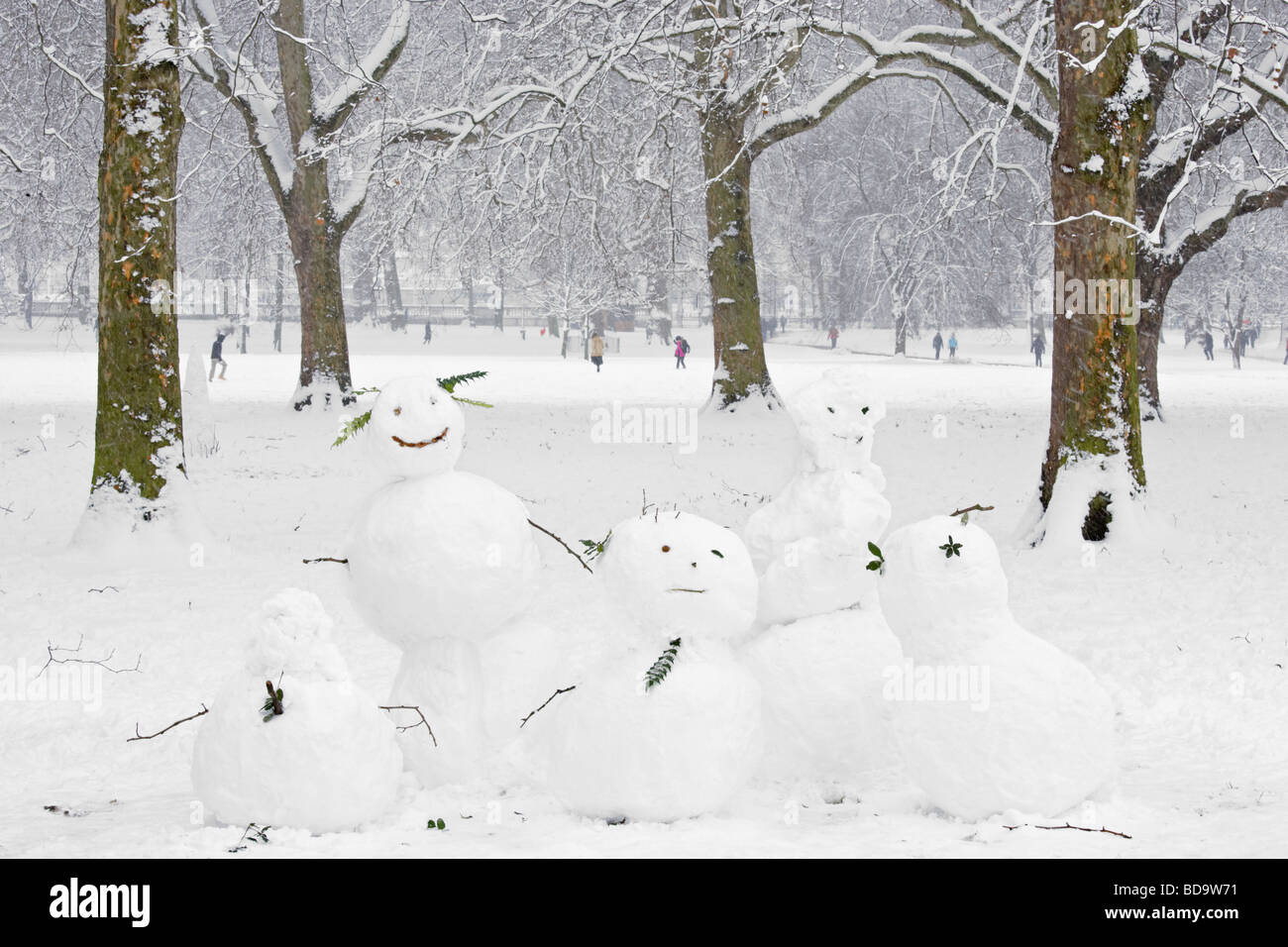 Snowmen in Green Park London England Stock Photo - Alamy