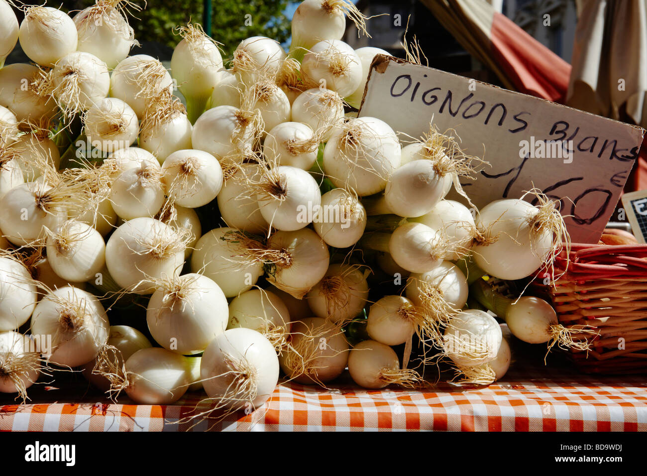 onions for sale on a French market stall Stock Photo - Alamy