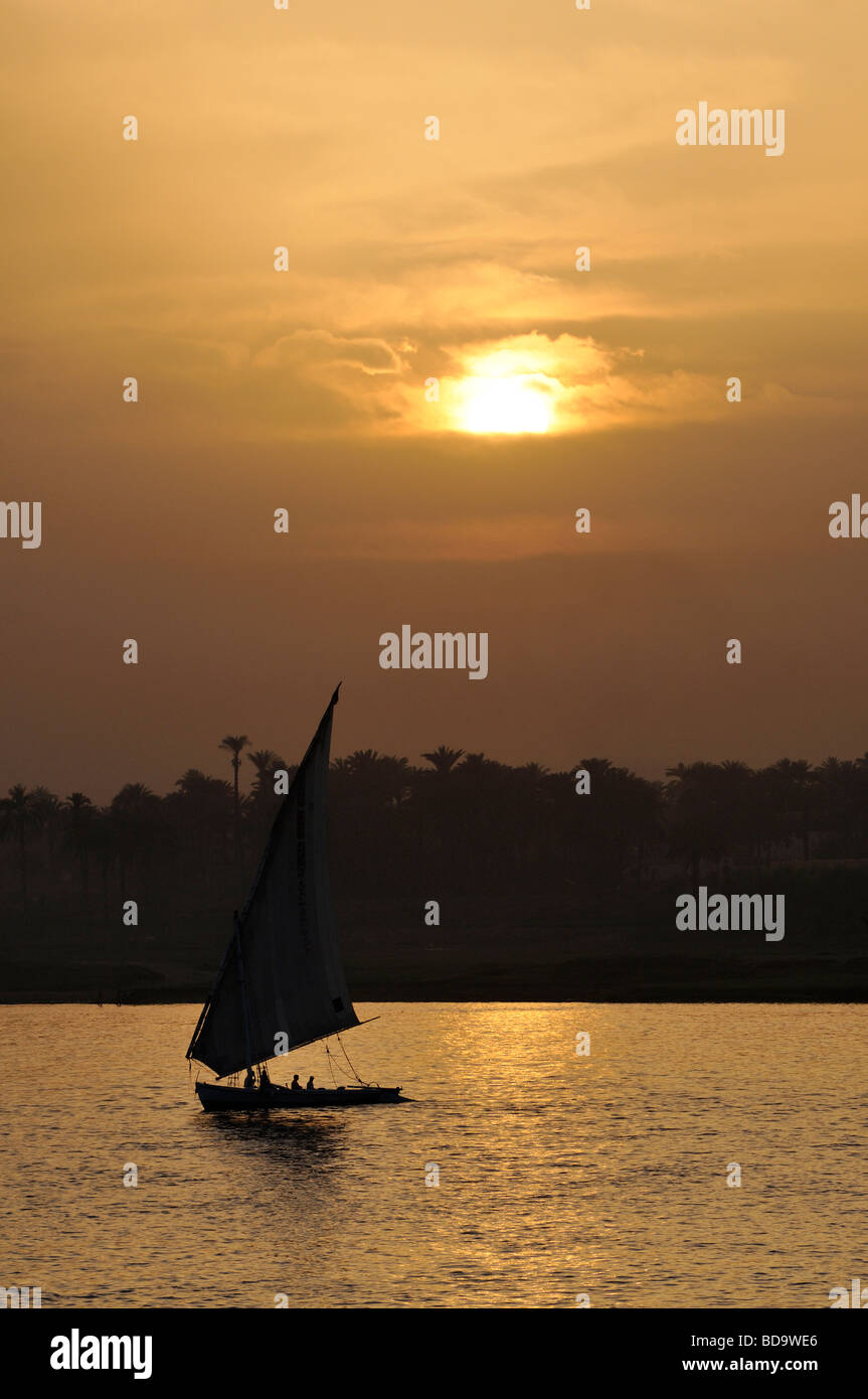 Traditional egyptian sailing boat hi-res stock photography and images ...