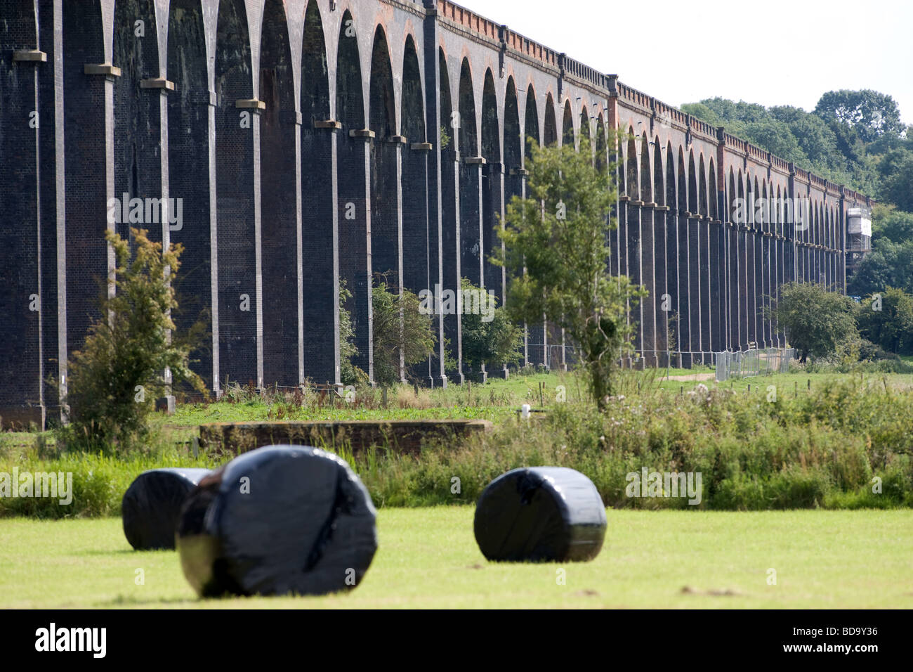 Britain's longest Railway Viaduct at Harringworth which crosses the ...