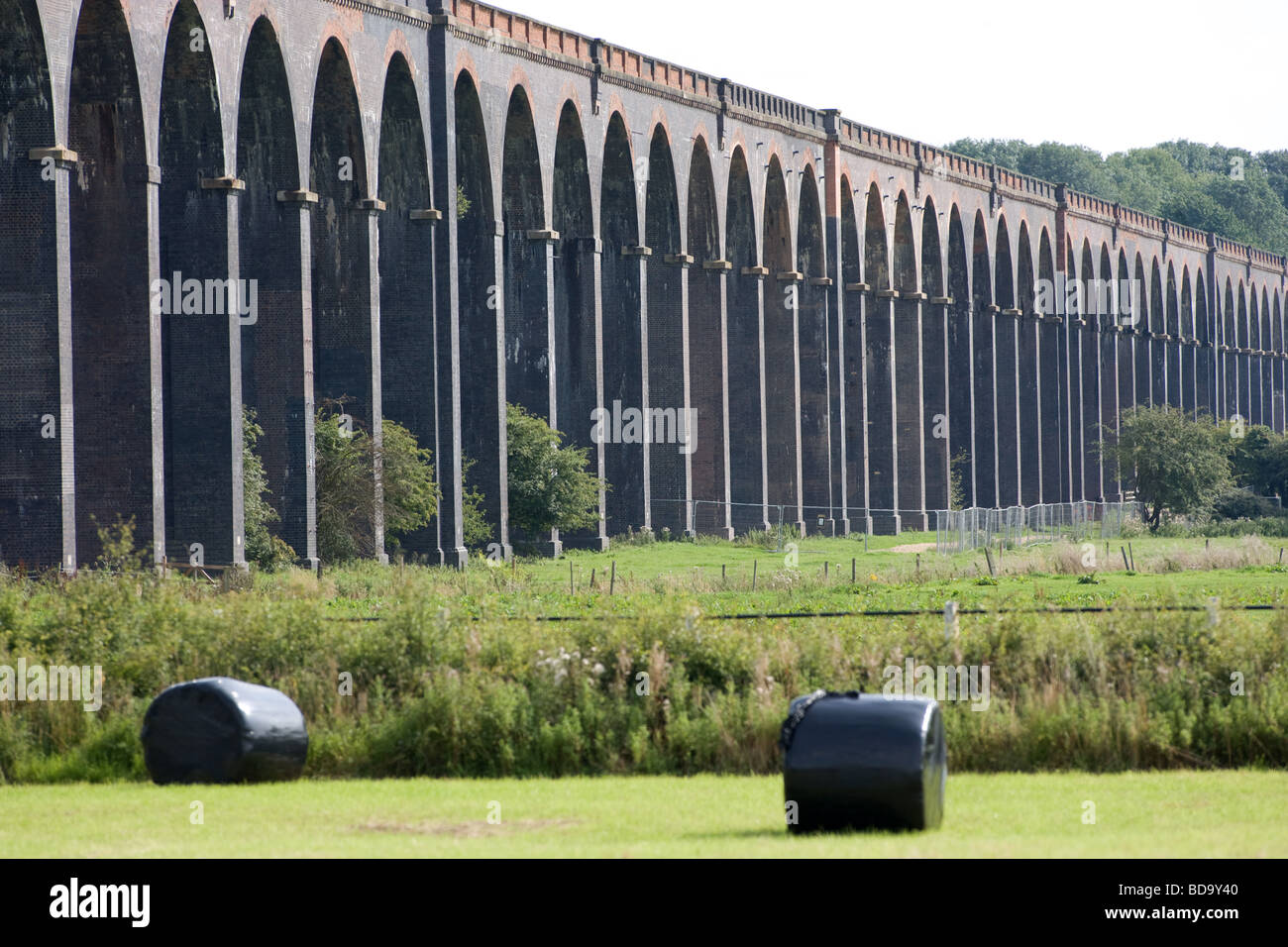 Britain's longest Railway Viaduct at Harringworth which crosses the ...