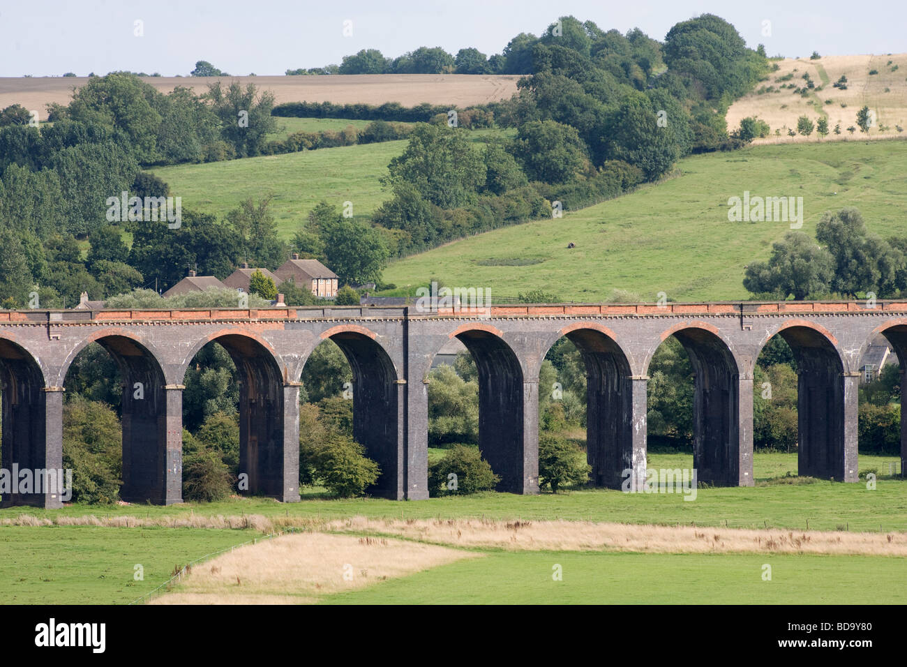 Britain's longest Railway Viaduct at Harringworth which crosses the ...