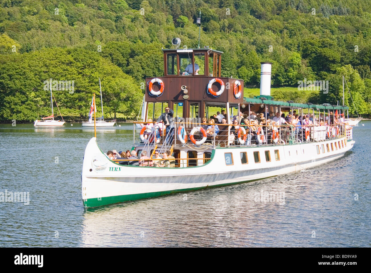 Excursion cruise boat pulling into Lakeside Lake Windermere Cumbria ...