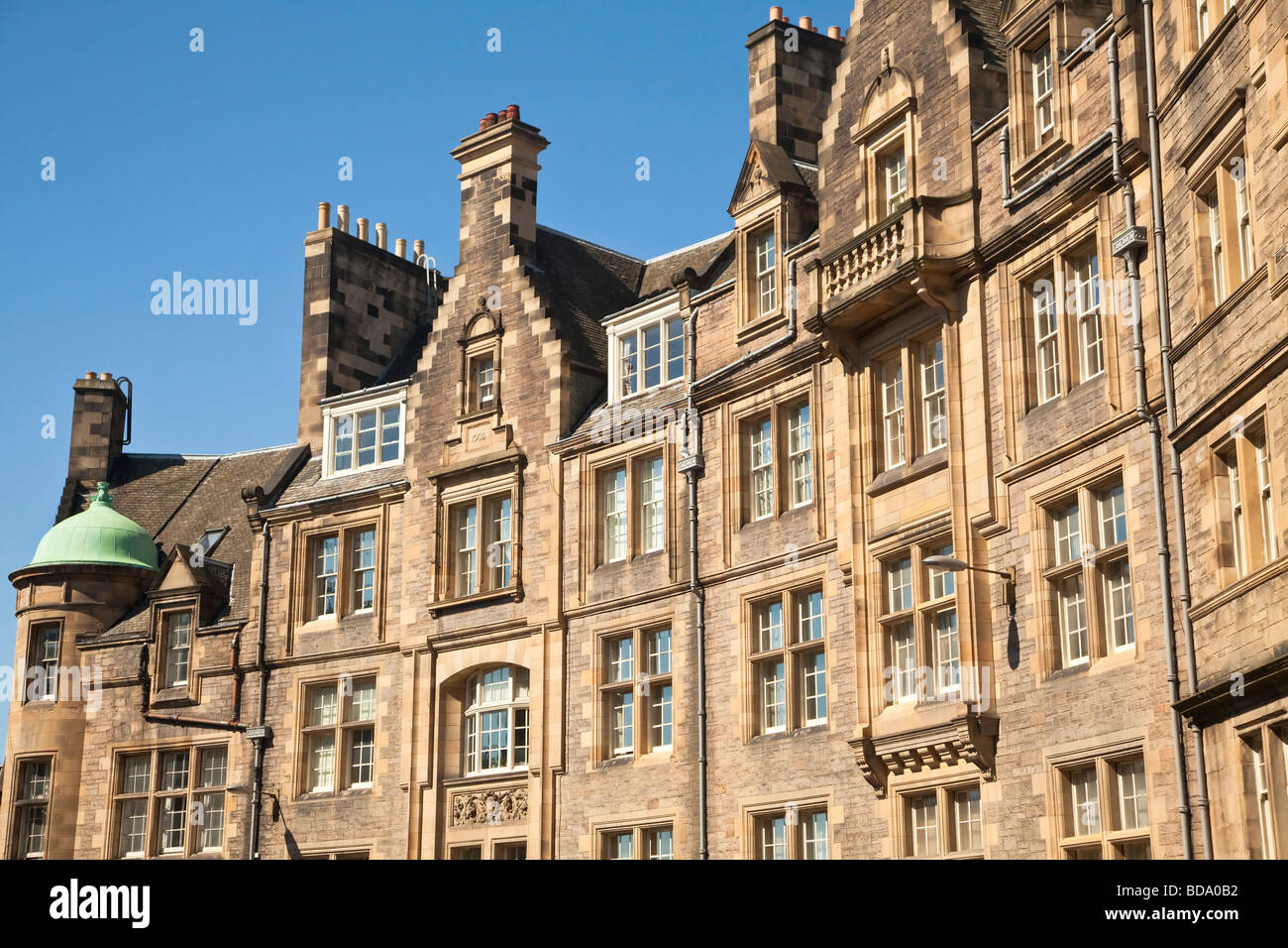 Cockburn street edinburgh hi-res stock photography and images - Alamy