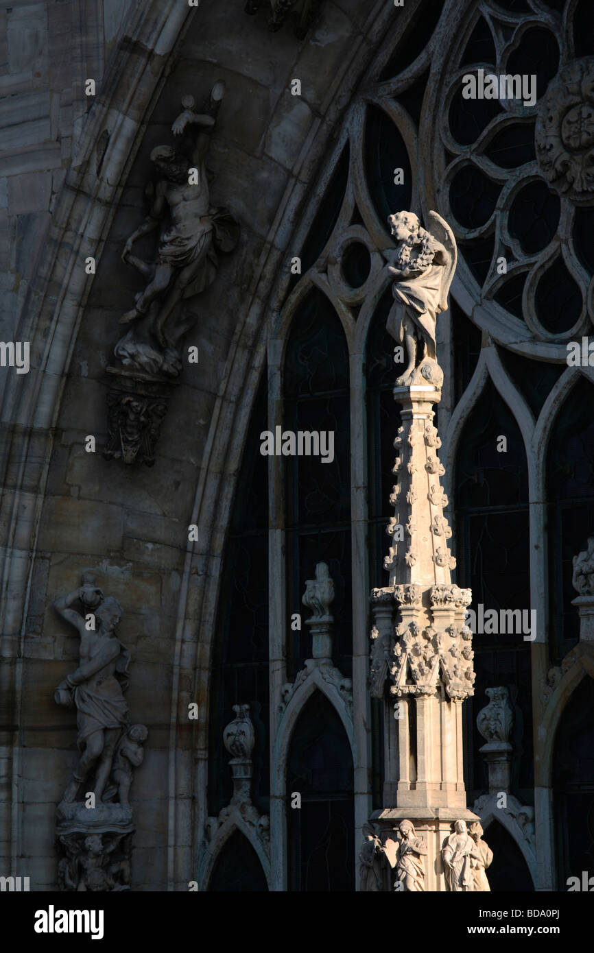 Milan Duomo Statue Stock Photos & Milan Duomo Statue Stock Images - Alamy