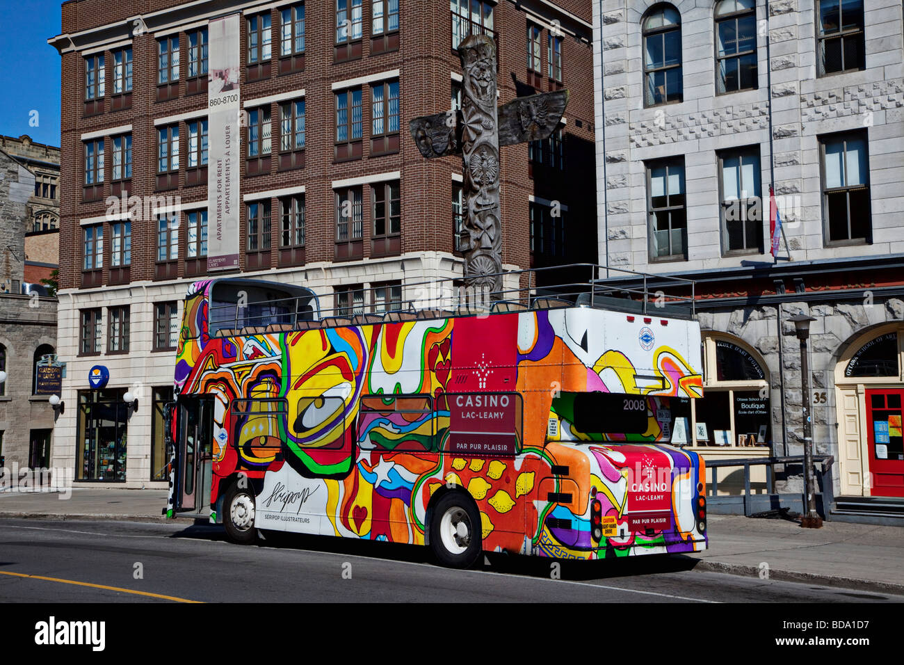 Tour bus Canada Ottawa Stock Photo - Alamy