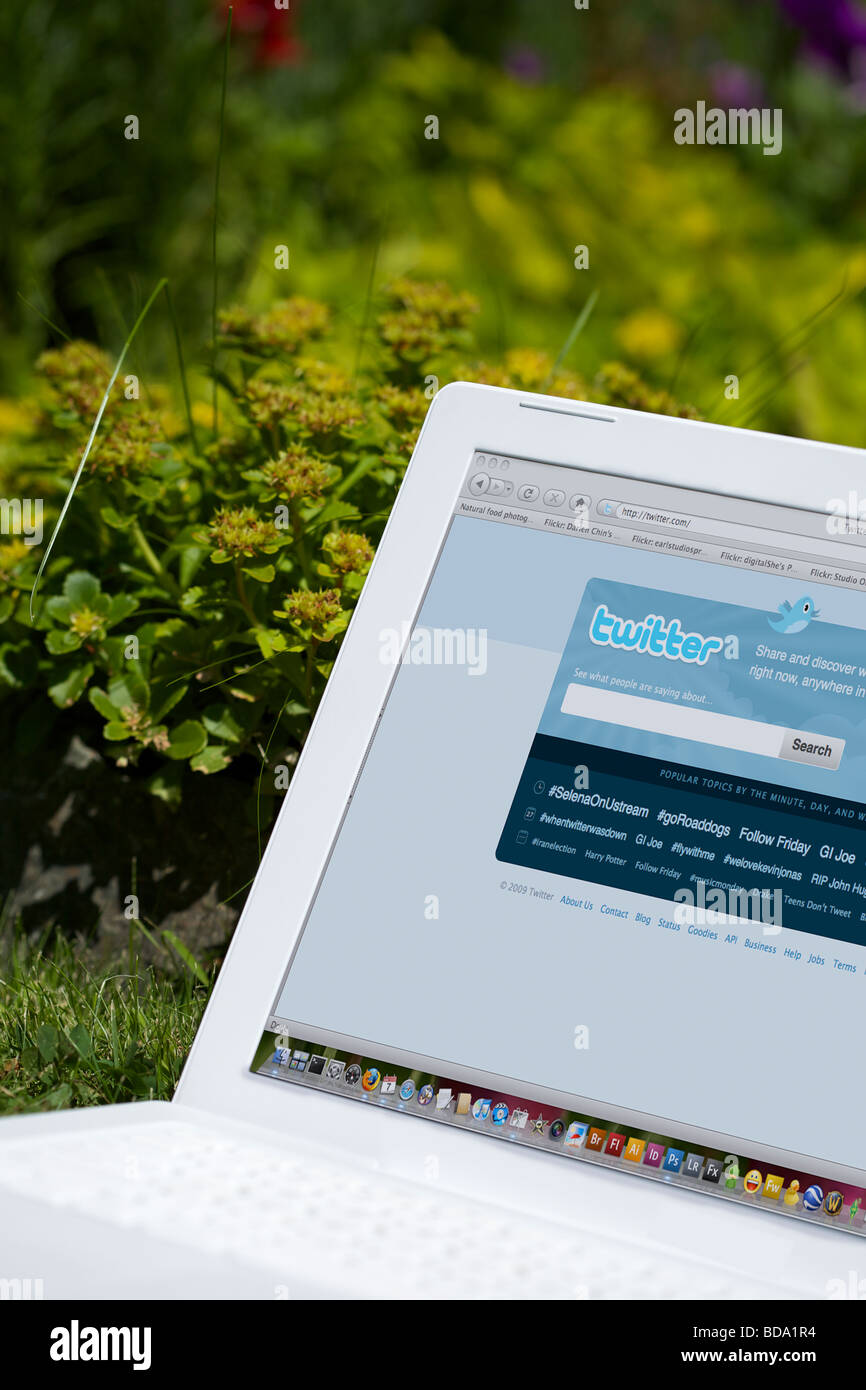 Laptop showing social networking Twitter splash screen page Stock Photo ...