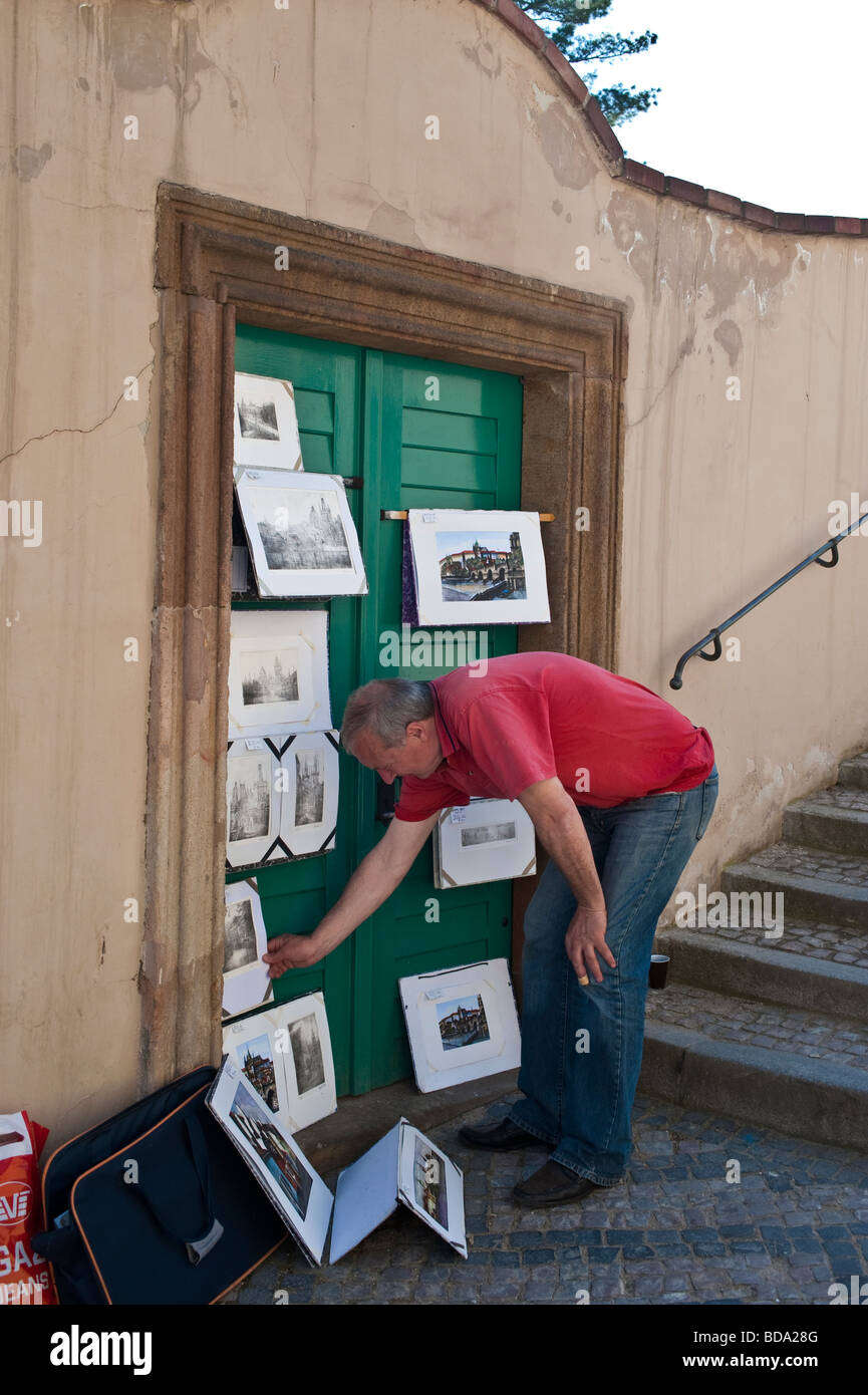 Man selling art hi-res stock photography and images - Alamy