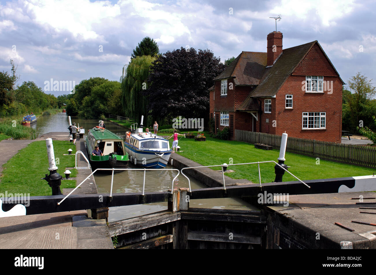 Grand Union Canal at Welsh Road Lock, Offchurch, Warwickshire, England ...