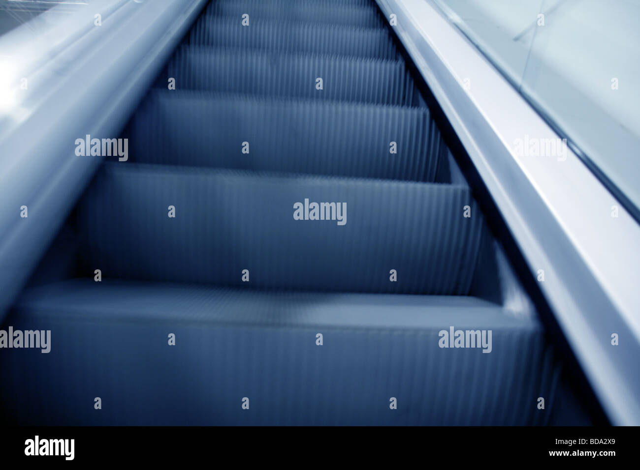 fast moving empty escalators steps Stock Photo - Alamy