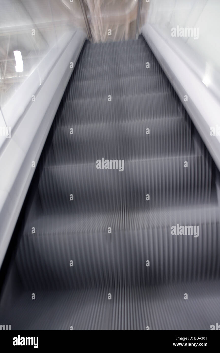 Uphill escalators hi-res stock photography and images - Alamy