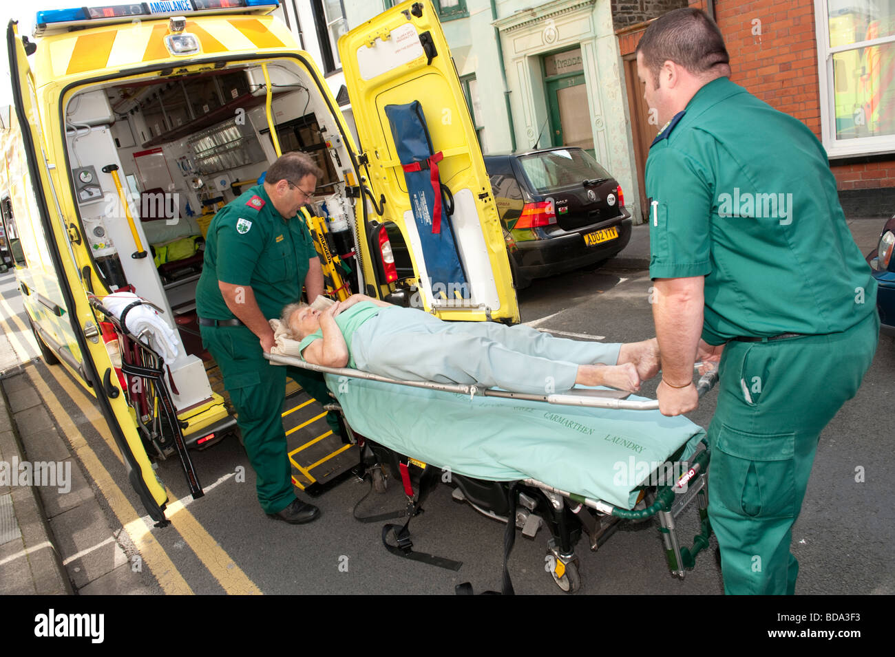 Ambulance patient uk hi-res stock photography and images - Alamy