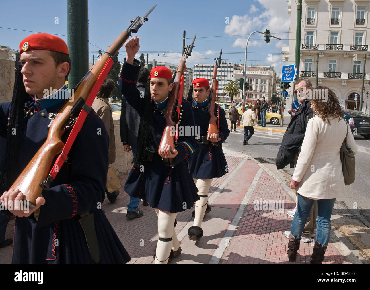 Evzones uniform hi-res stock photography and images - Alamy