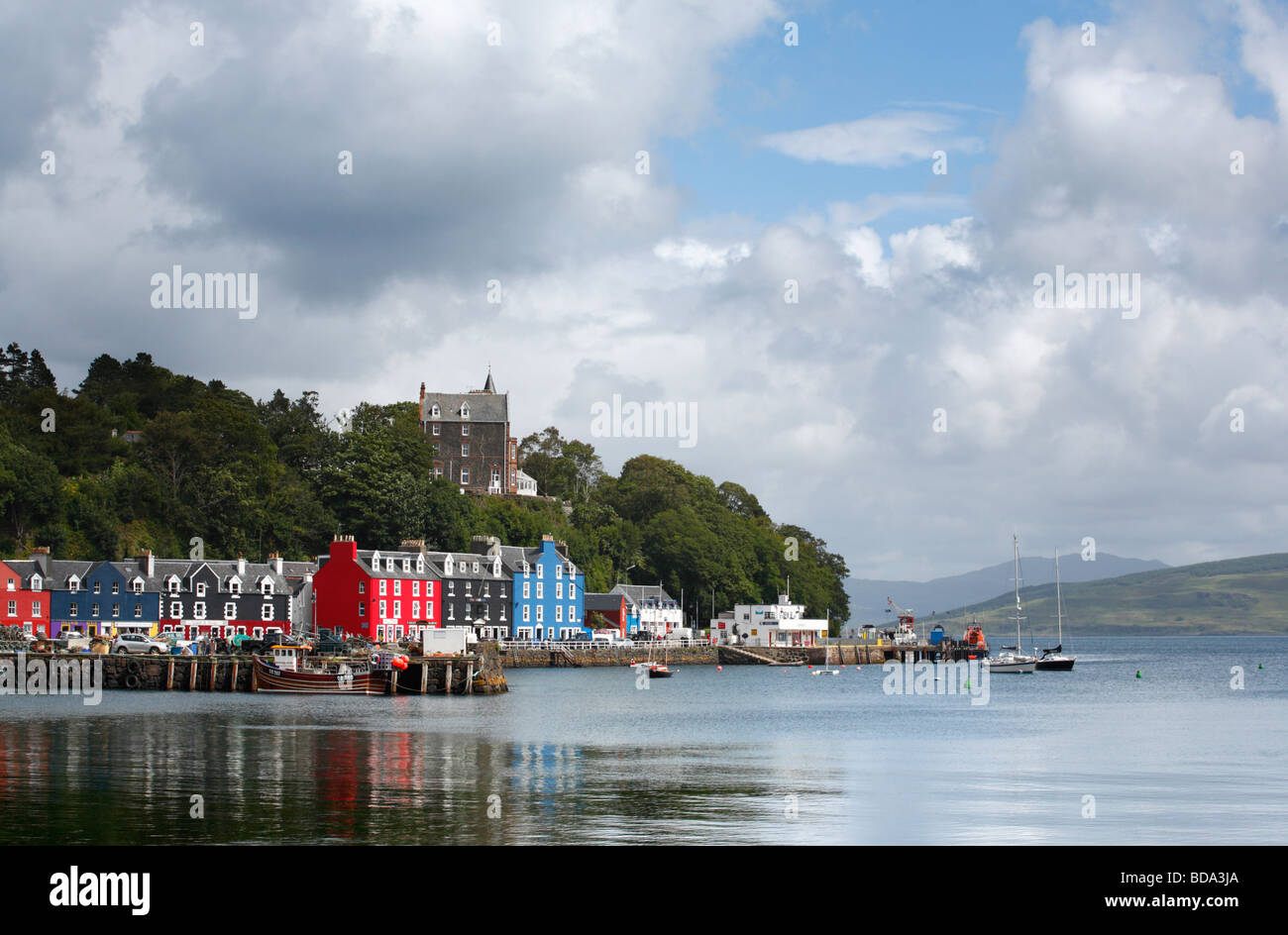 Tobermory Harbour on the Isle of Mull Stock Photo - Alamy