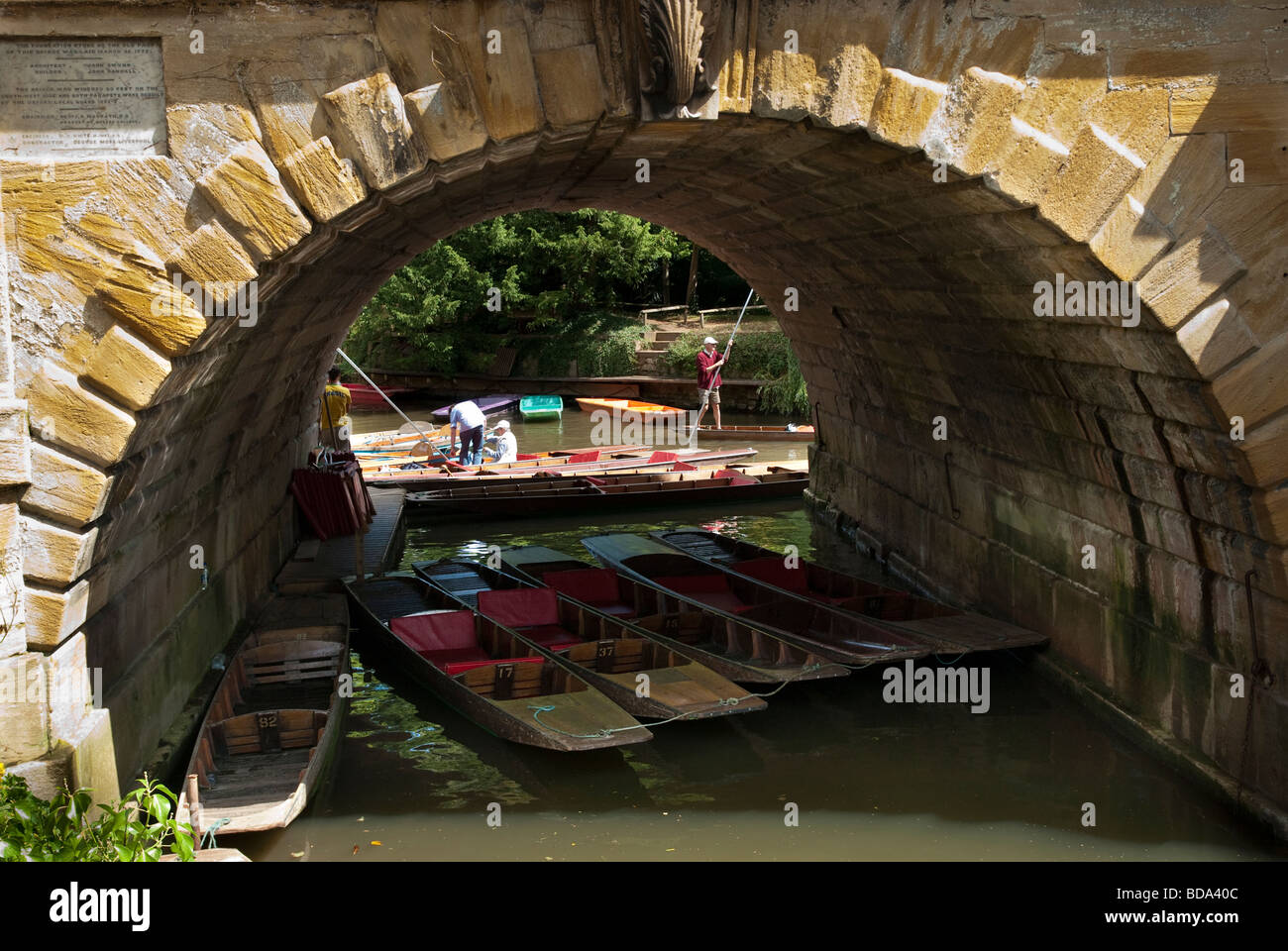 English punts hi-res stock photography and images - Alamy