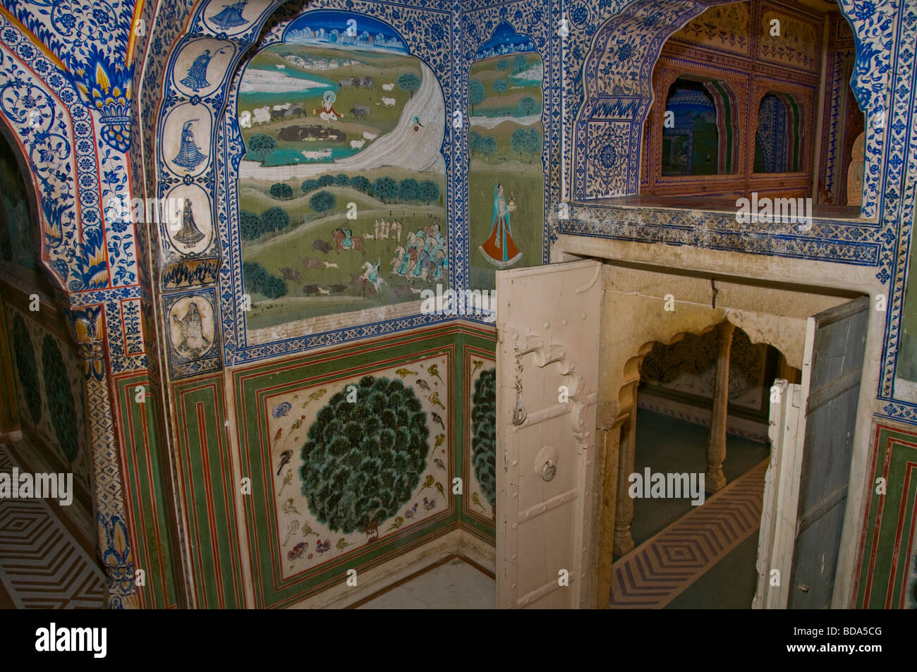 Shish mahal jali screens hi-res stock photography and images - Alamy