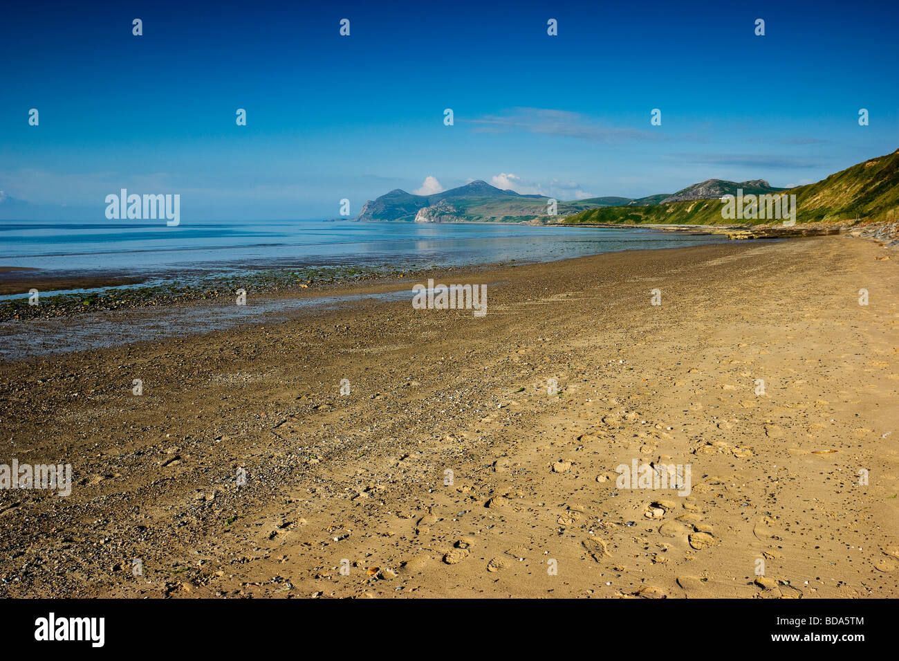 Nefyn beach hi-res stock photography and images - Alamy