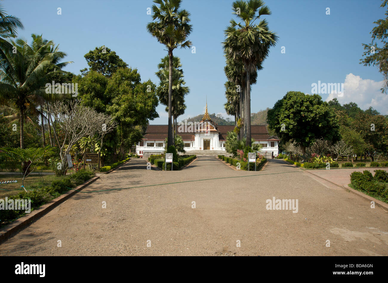 Luang prabang laos altar hi-res stock photography and images - Alamy