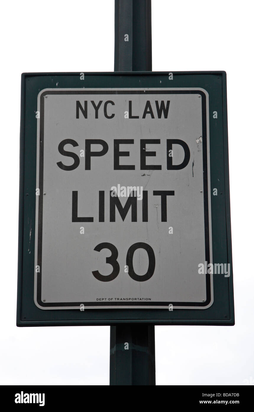 30 mph speed limit hi-res stock photography and images - Alamy