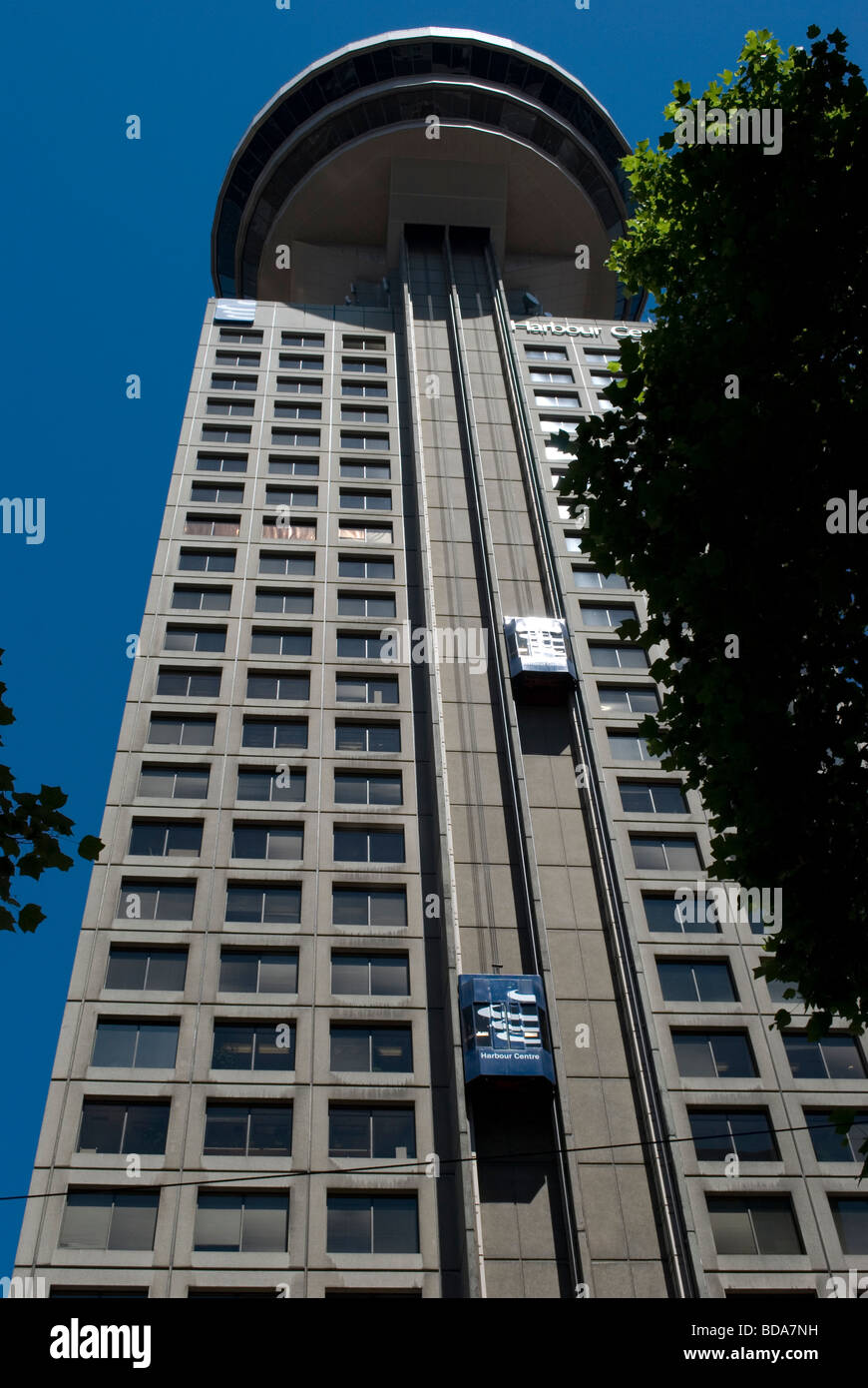 Vancouver harbour building lift hi-res stock photography and images - Alamy