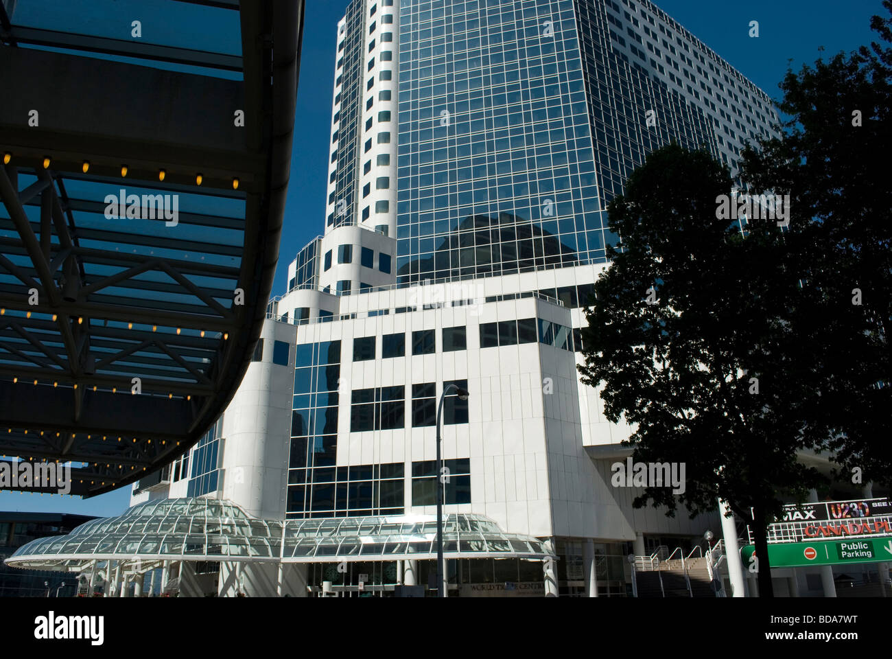 Vancouver block building hi-res stock photography and images - Alamy